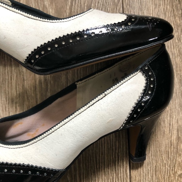 Florsheim | Shoes | Vintage Spectator Wingtip Pumps | Poshmark